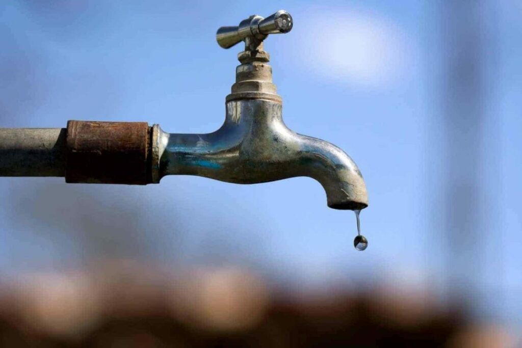 South Africa water crisis: Protests, shortages and ‘water mafia’ fears grow